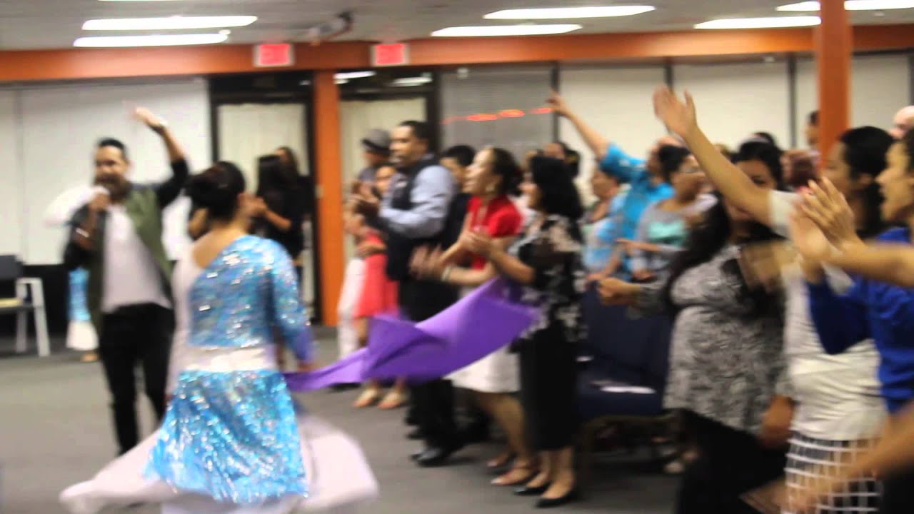 Grupo de Danza 120 Church - YouTube