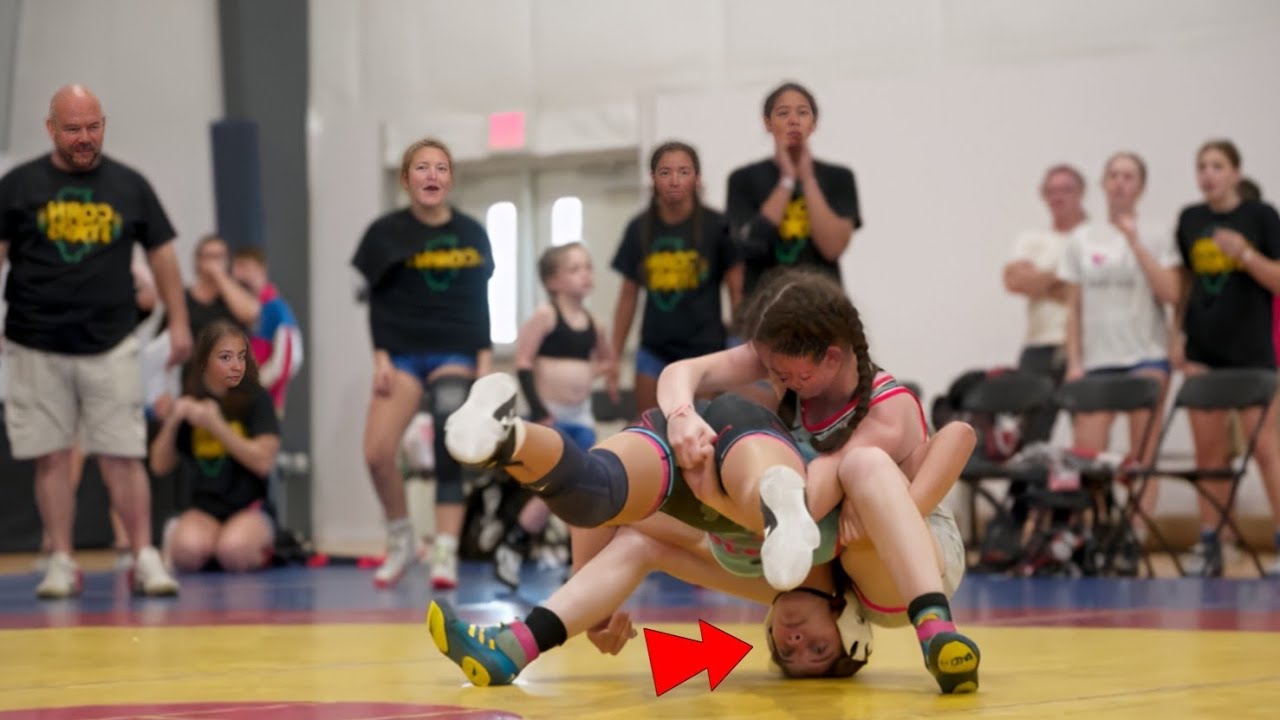 Volleyball Girls Tournament Match | College Girls | Evolved Fight - YouTube