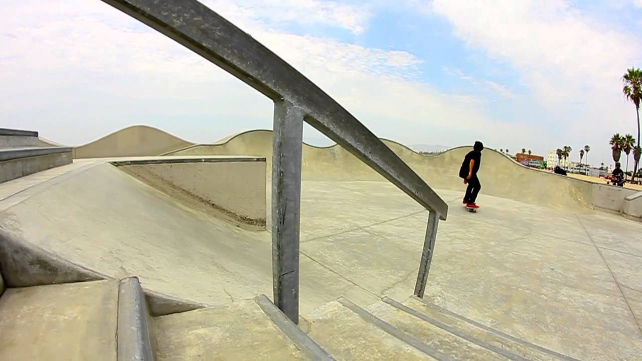 MICKY PAPA - 1 Minute at Venice Skatepark - YouTube