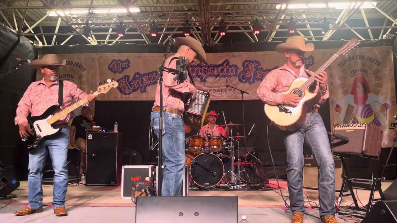 Lazaro Perez Tejano Conjunto Festival 2023 - YouTube