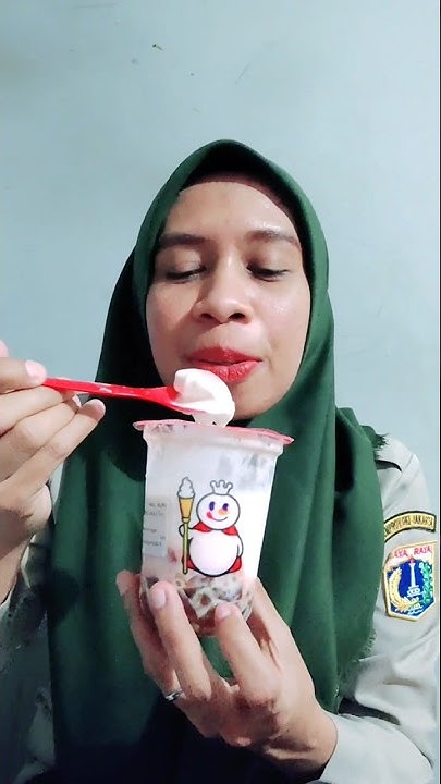 Ekspresi makan Mixue dingin banget 🤣 #shorts #mixue - YouTube