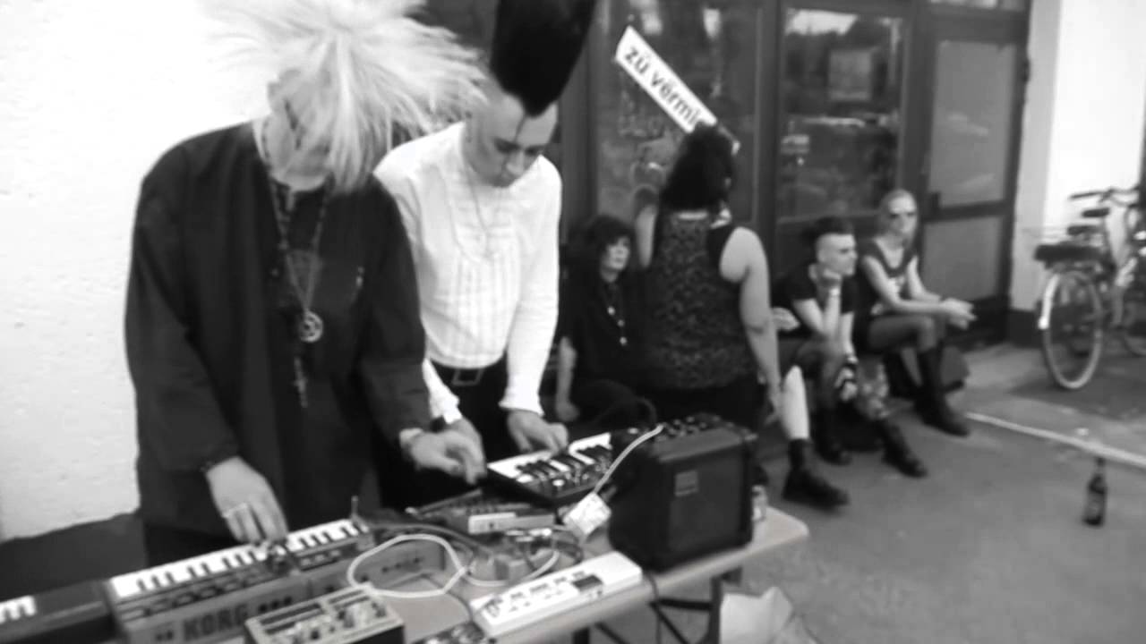 Synth Robots Dance Invasion - Leipzig 2014 - YouTube