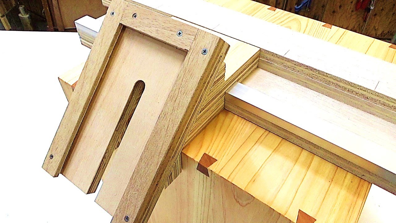 【DIY】Making a Jig useful for 45 degrees Joints using trim router || 45 ...