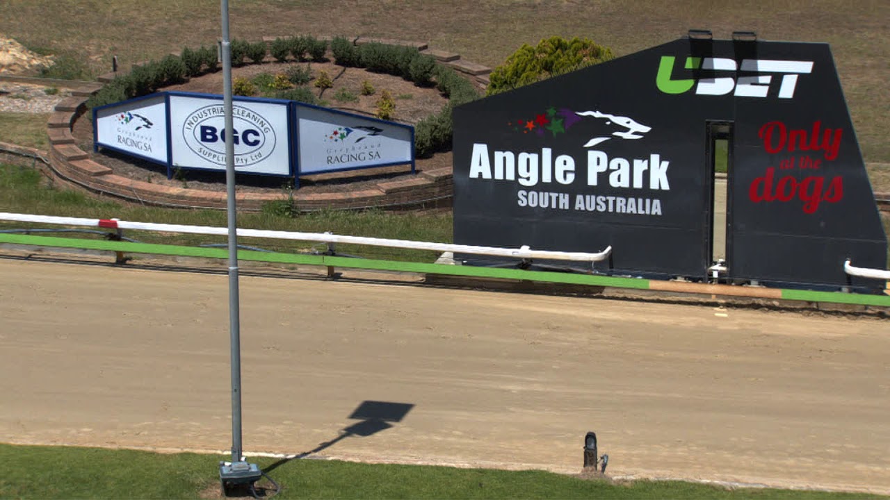 Angle-Park-31102018-Race-4 - YouTube