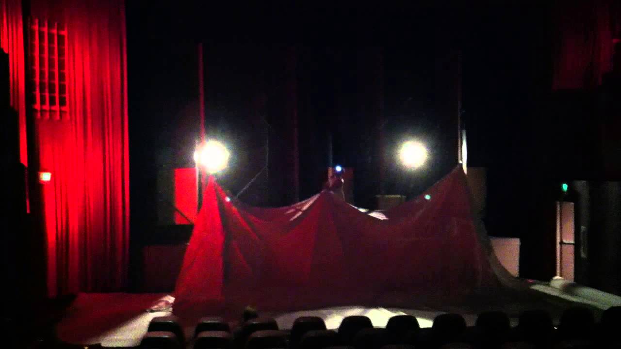 Kimball's Theater - New Screen being installed by one person - YouTube