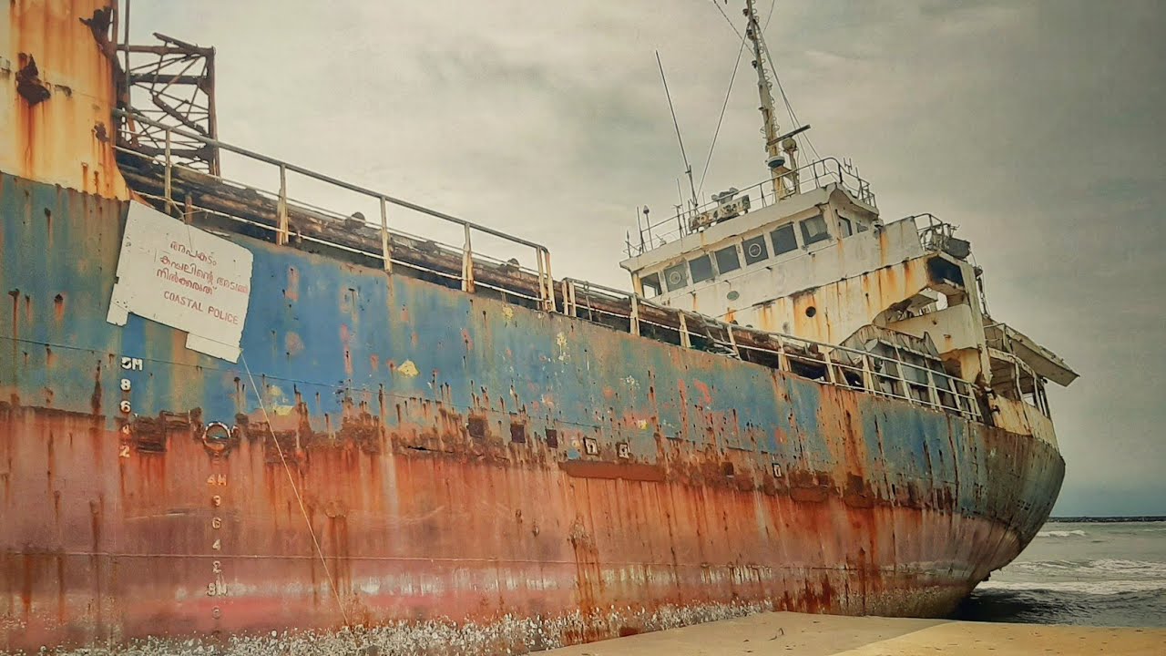 Azhikkal Beach Kannur ...Old ship 🛳️ - YouTube