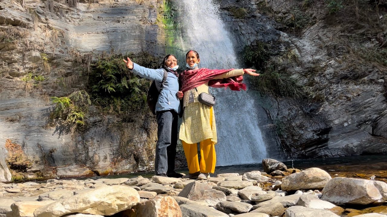 Mummy ko Lakr Gaye Waterfall🥶 ️ Dhokane Waterfall - YouTube