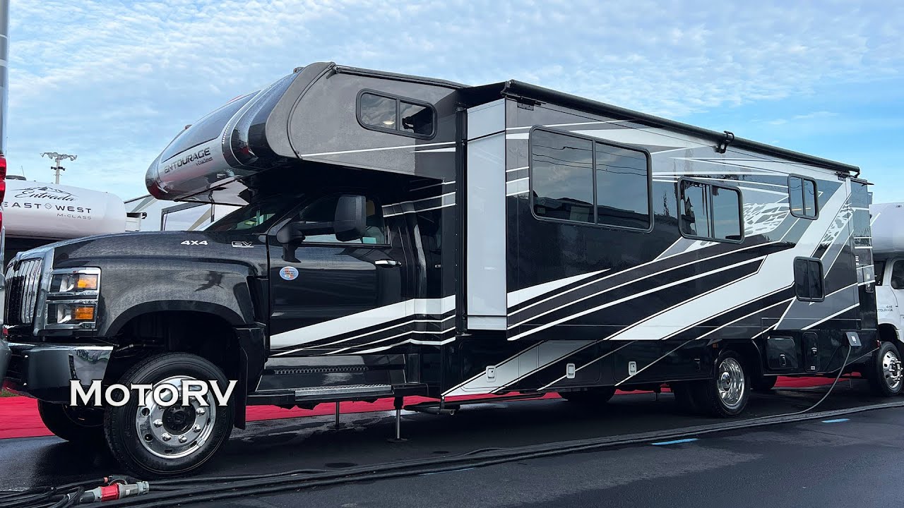 International CV515 2024 Class C Motorhome Coachmen Entourage 340BH ...