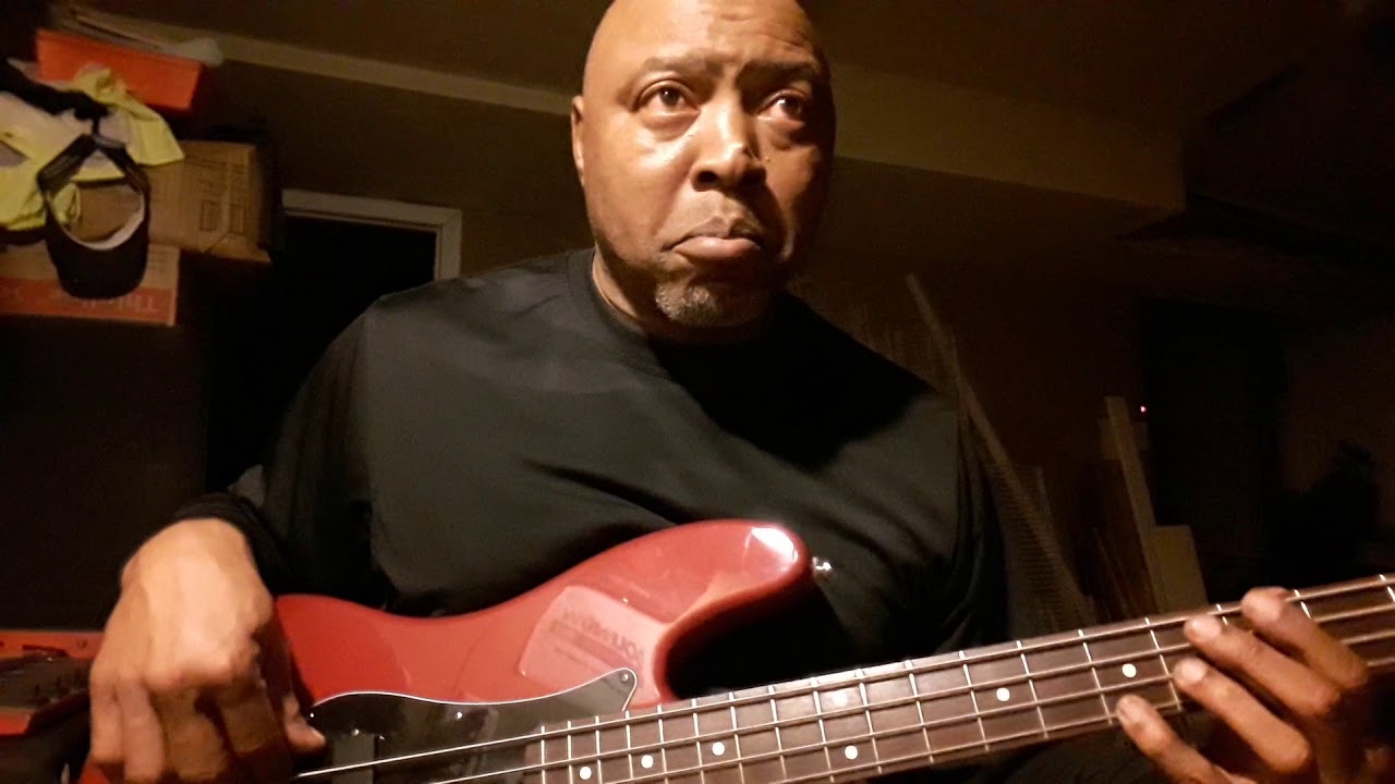 Squier P Bass/Audere Classic preamp - YouTube