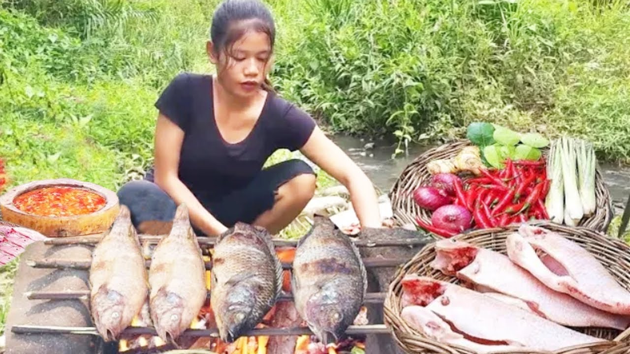 Amazing Skill catch many Red Fish in river and Cooking for survival ...