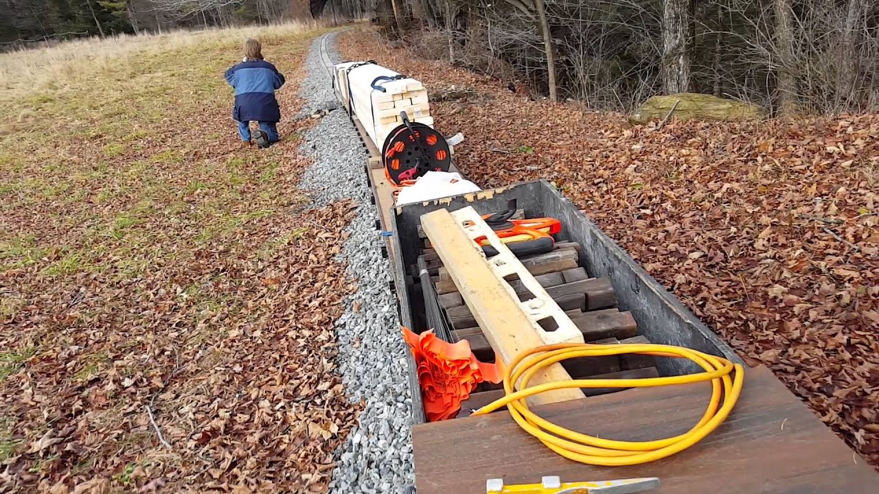 Hauling lumber on the MLBK #millbrookrailroad - YouTube