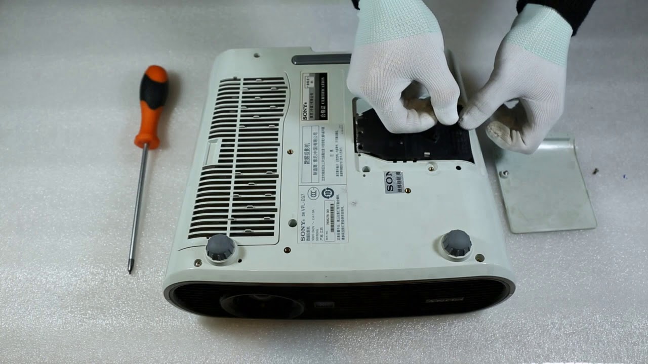 How to replace the projector lamp for LMP E191 SONY VPL ES7 - YouTube