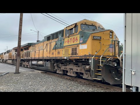 Chasing the Last CNW Locomotive in Service; UP 6706 / CNW 8804! - YouTube