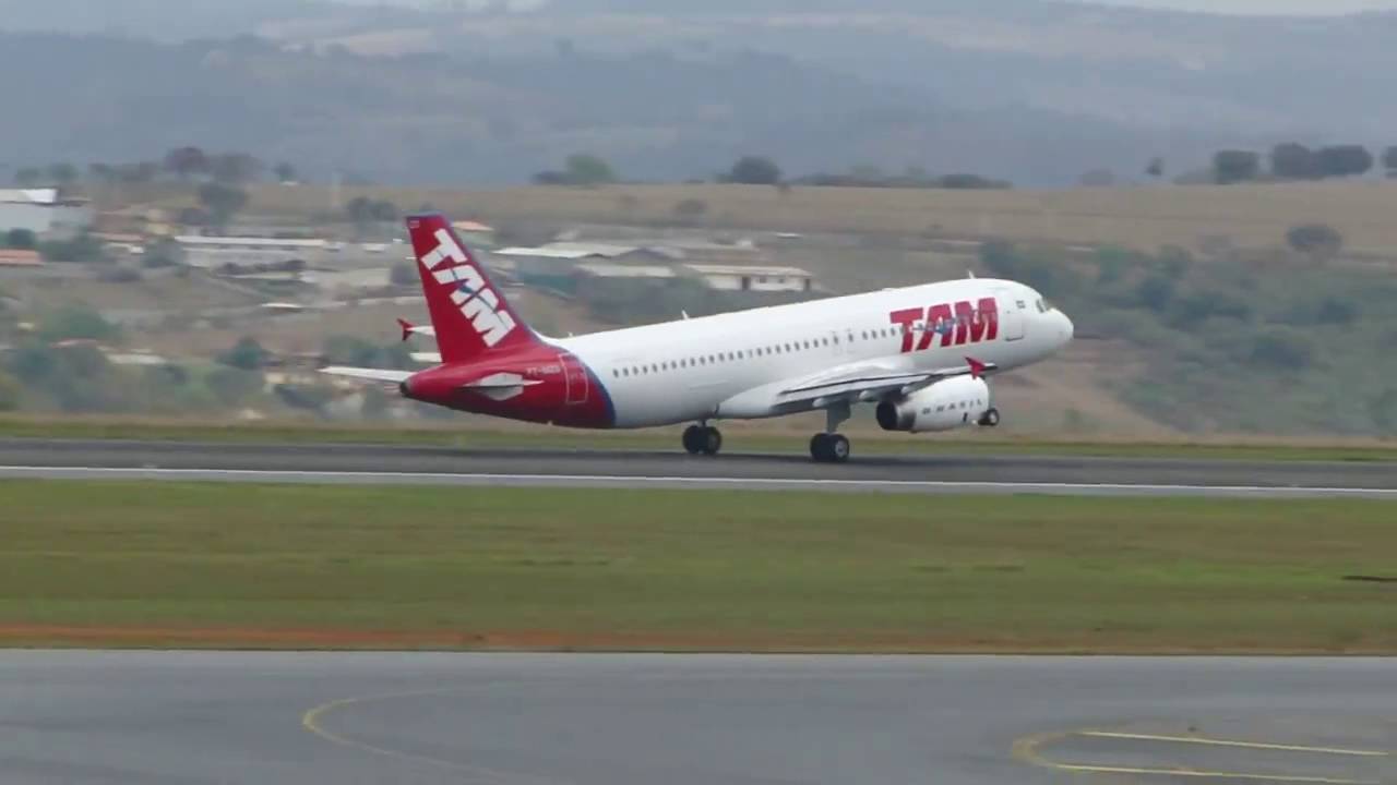 Avião da TAM decolando em Confins - YouTube