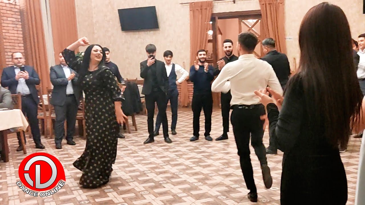 Dana Durdana Yerli Hava avar reqsi Lezginka oynadi 😍 - YouTube