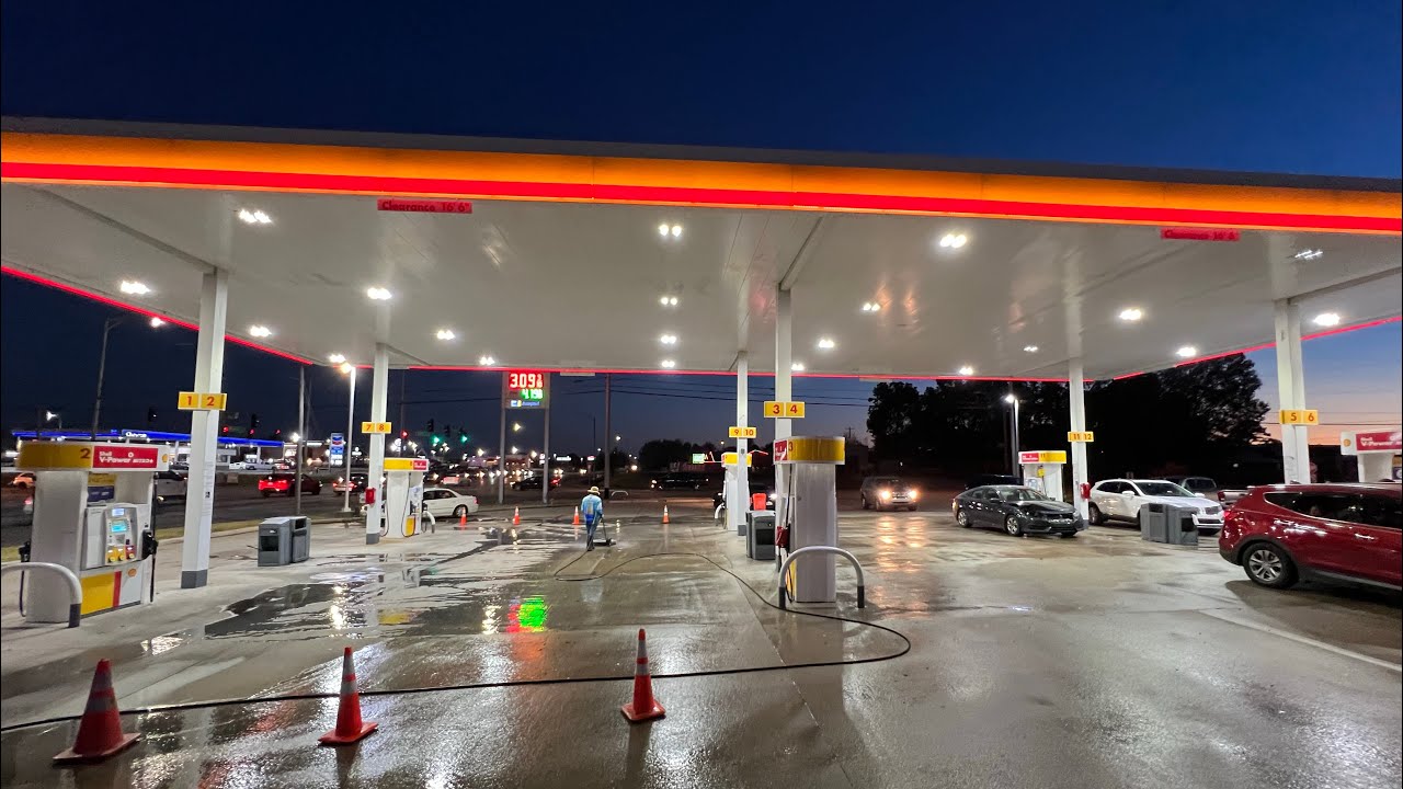 PROPERLY PRESSURE WASHING DIRTY GAS STATIONS LIKE THIS ONE ☝️~Soft Wash ...