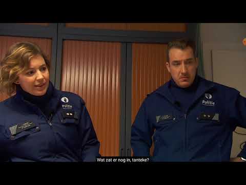 De buurpolitie       vrouw/man neergestoken     vrouw overvallen                   deel 1