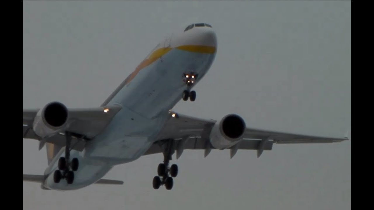 Toronto (YYZ) Runway 24R and 24L Arrivals - December 2013 - YouTube