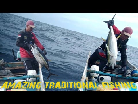BEGINILAH MANCING IKAN TUNA DI RUMPON amazing traditional fishing ...