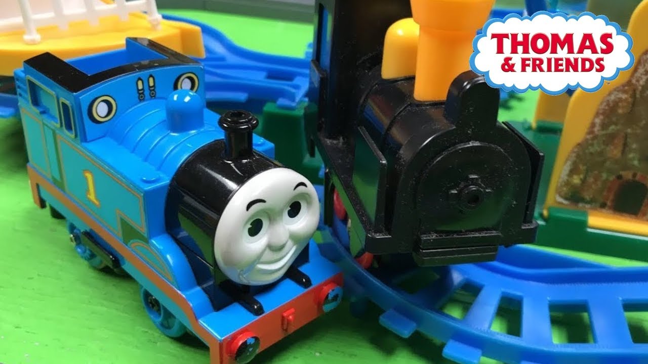 Thomas and The Tumble Loco Train Set - YouTube