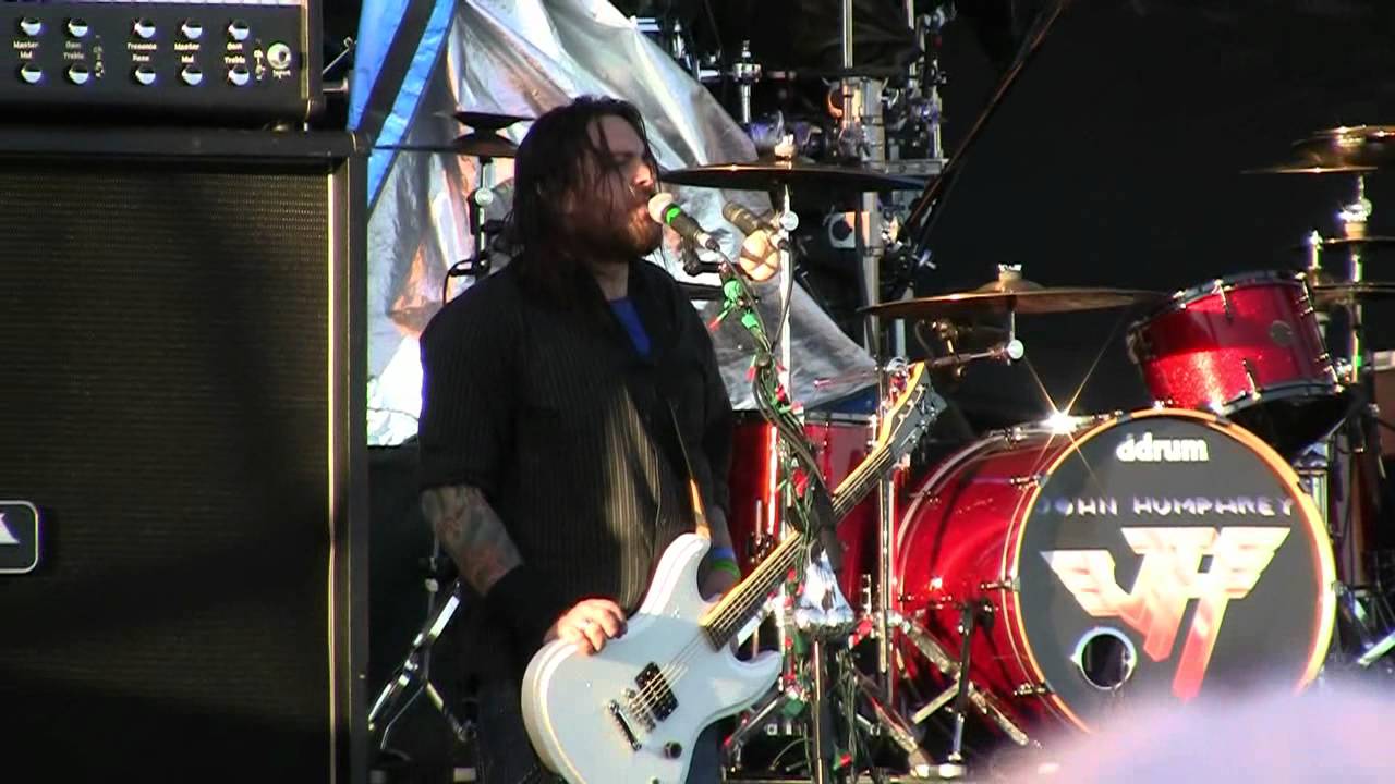 Seether- "Broken" (720p HD) Live in Las Vegas on October 16, 2011 - YouTube