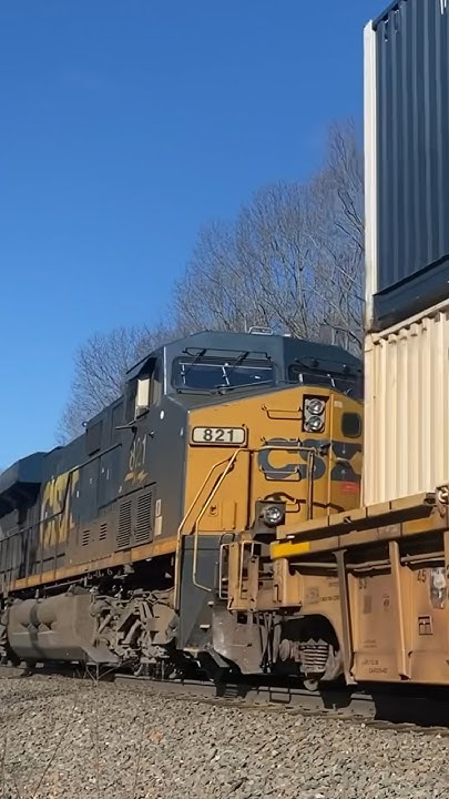 Short CSX I022 with rear DPU - YouTube