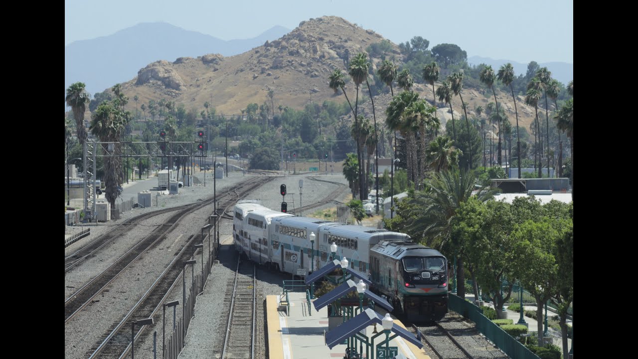 Ridin' Metrolink's Riverside Line (Heavy Rail) - YouTube