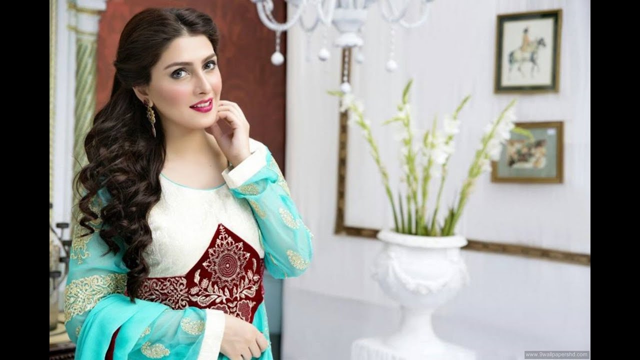 Aiza Khan Family Pics 2023 Aiza Khan Danish Taimoor #Dress Collection ...
