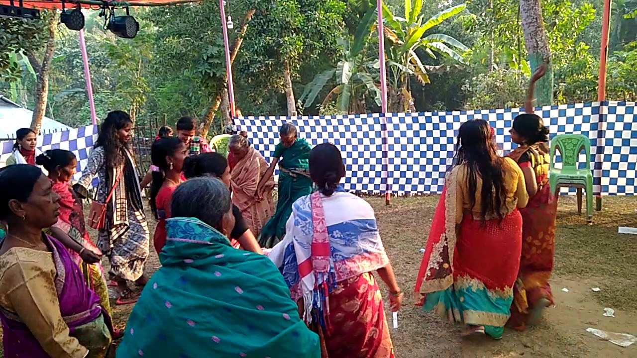 Villages dance - YouTube
