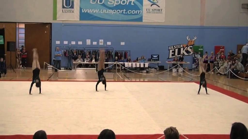 Acro Trio Dynamic - YouTube