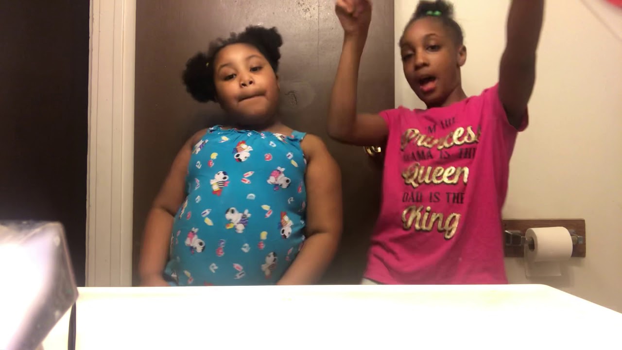 My sister being mad at me 😢😢😢 - YouTube