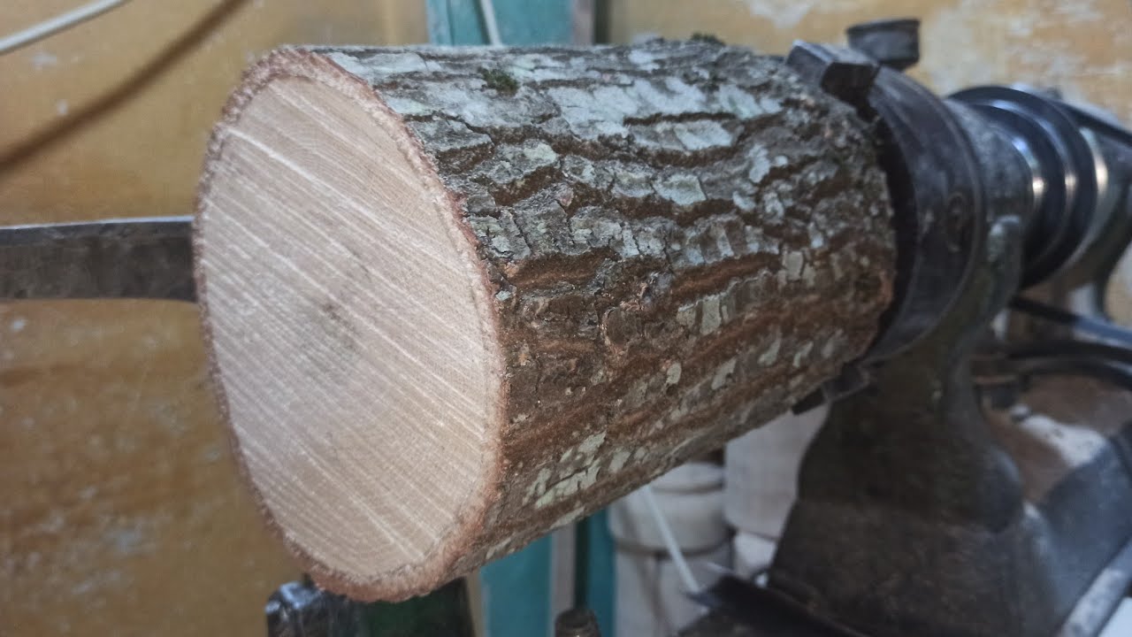 Woodturning .Oak Tree Turning - YouTube