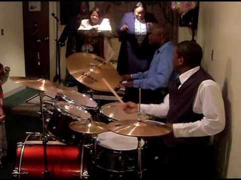 Chris Wanliss playing with Roberto Robinson Jr. - YouTube