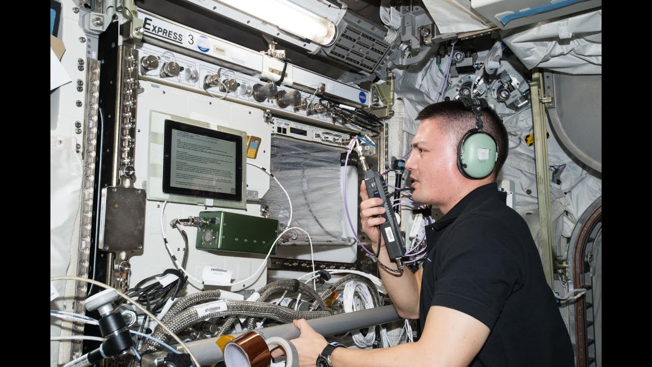 NA1SA contacts NA1SS - YouTube