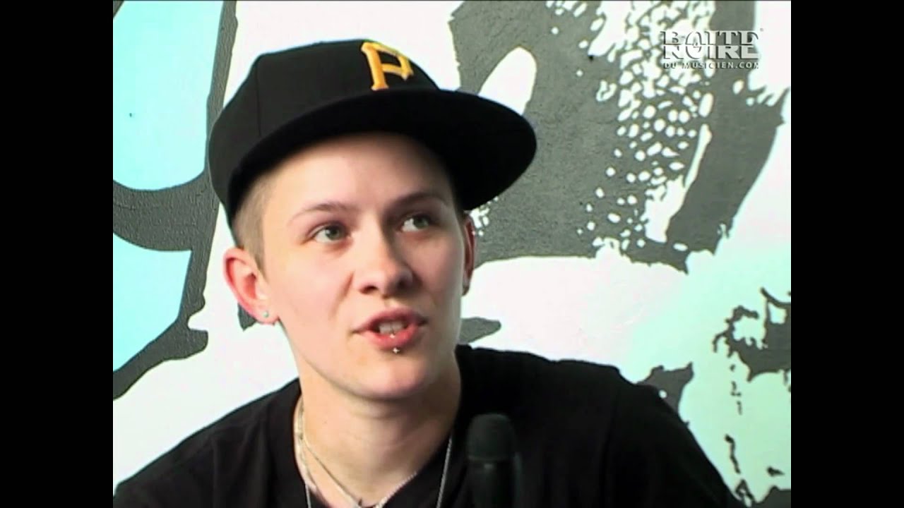 Interview with Hannah Blilie (Gossip) - YouTube