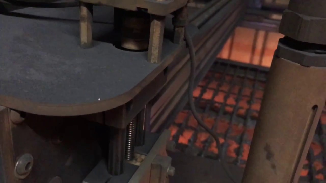 CNC Plasma Mach 3 Proma THC Hypertherm - YouTube