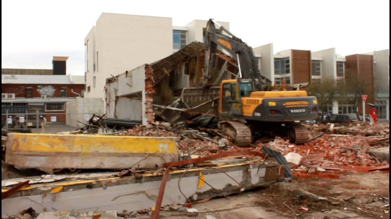 Christchurch Earthquake 2010 - Para Rubber Building Demolition - YouTube