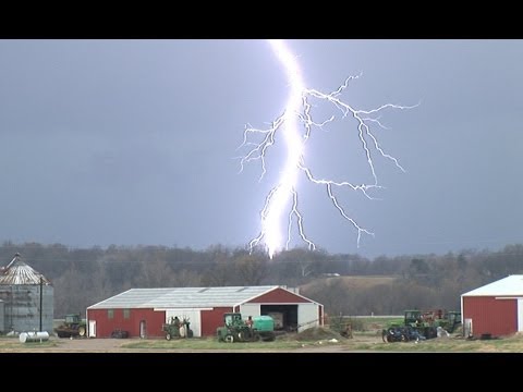 Vivid lightning and severe storms in southern Indiana - November 15 ...