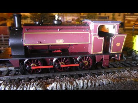 Rapido Hunslet 16in 0-6-0ST "Alex" with factory sound fitted - YouTube