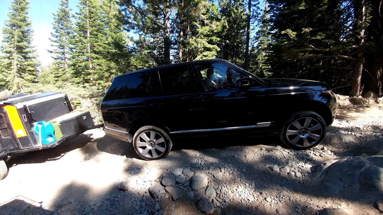 Range Rover Pulling a Trailer on the Rubicon - YouTube