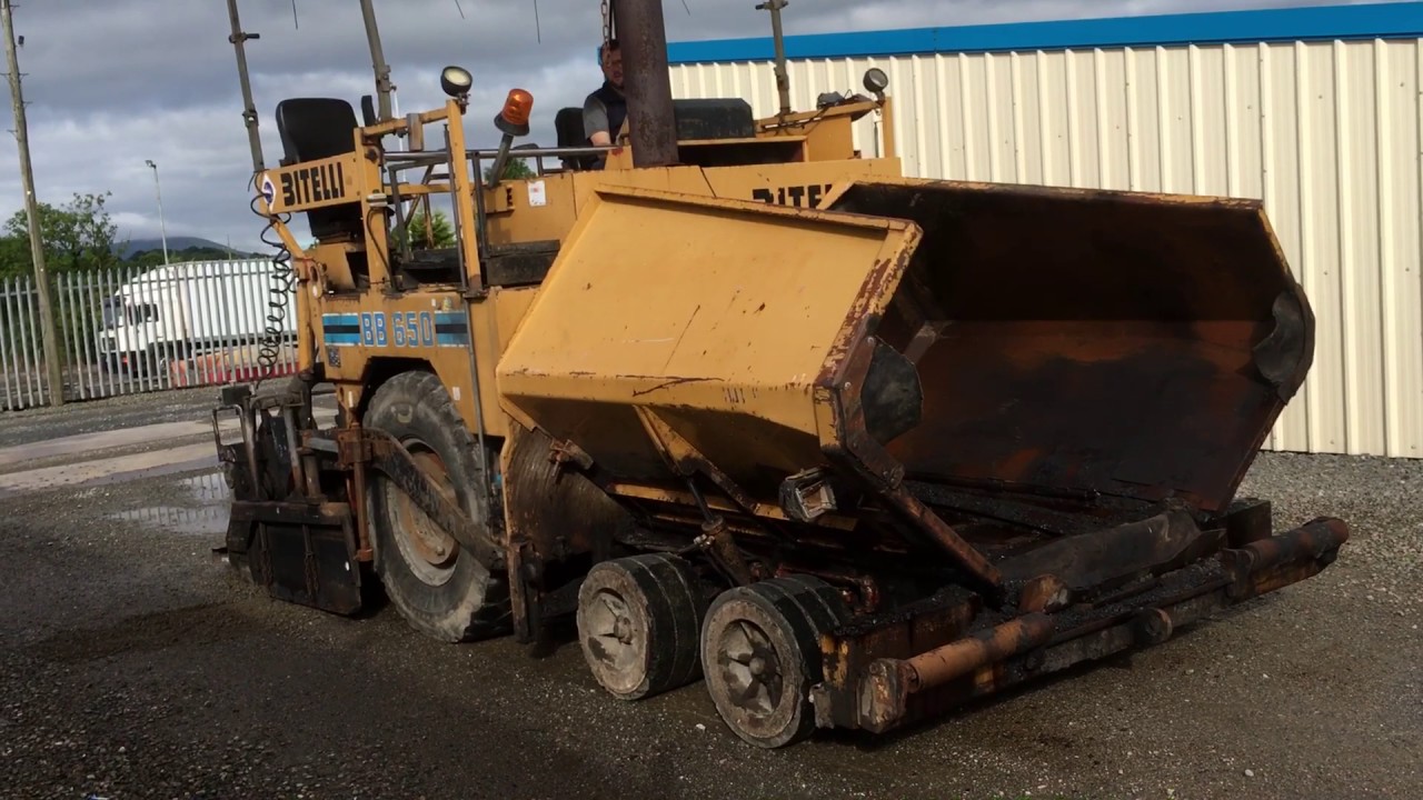 BITELLI BB650 TAR SPREADER / PAVER - YouTube