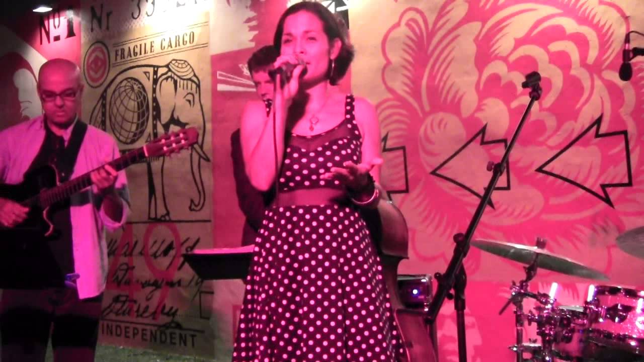 El sol de ayer aún me lleva a algún lugar. Maria Alejandra Rodriguez ...