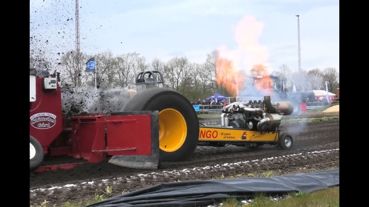 Light Modified Tractorpulling action from 1 DM Brande - YouTube