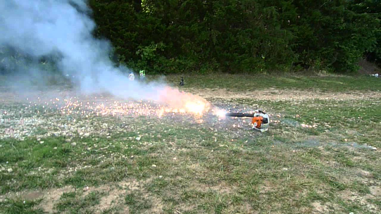 BURNING AN OLD MAGNESIUM CHAINSAW AND ADDING WATER! BIG FIREWORKS ...
