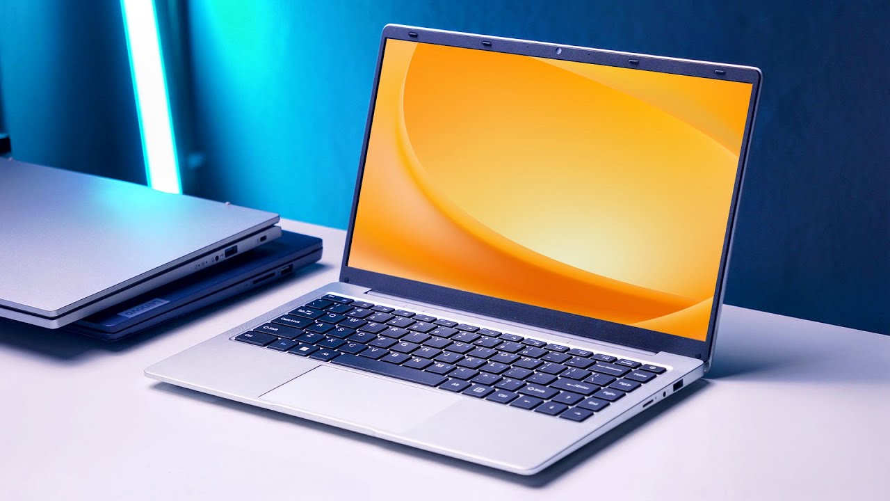 Otestoval jsem nejlevnější notebooky. - YouTube