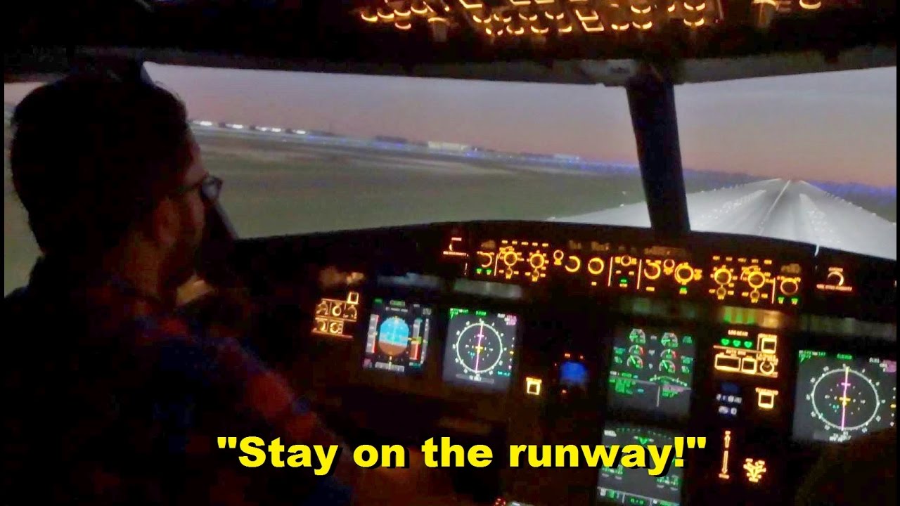 Private Pilot Attempts to Land AIRLINER (Airbus A320 Full-Motion ...