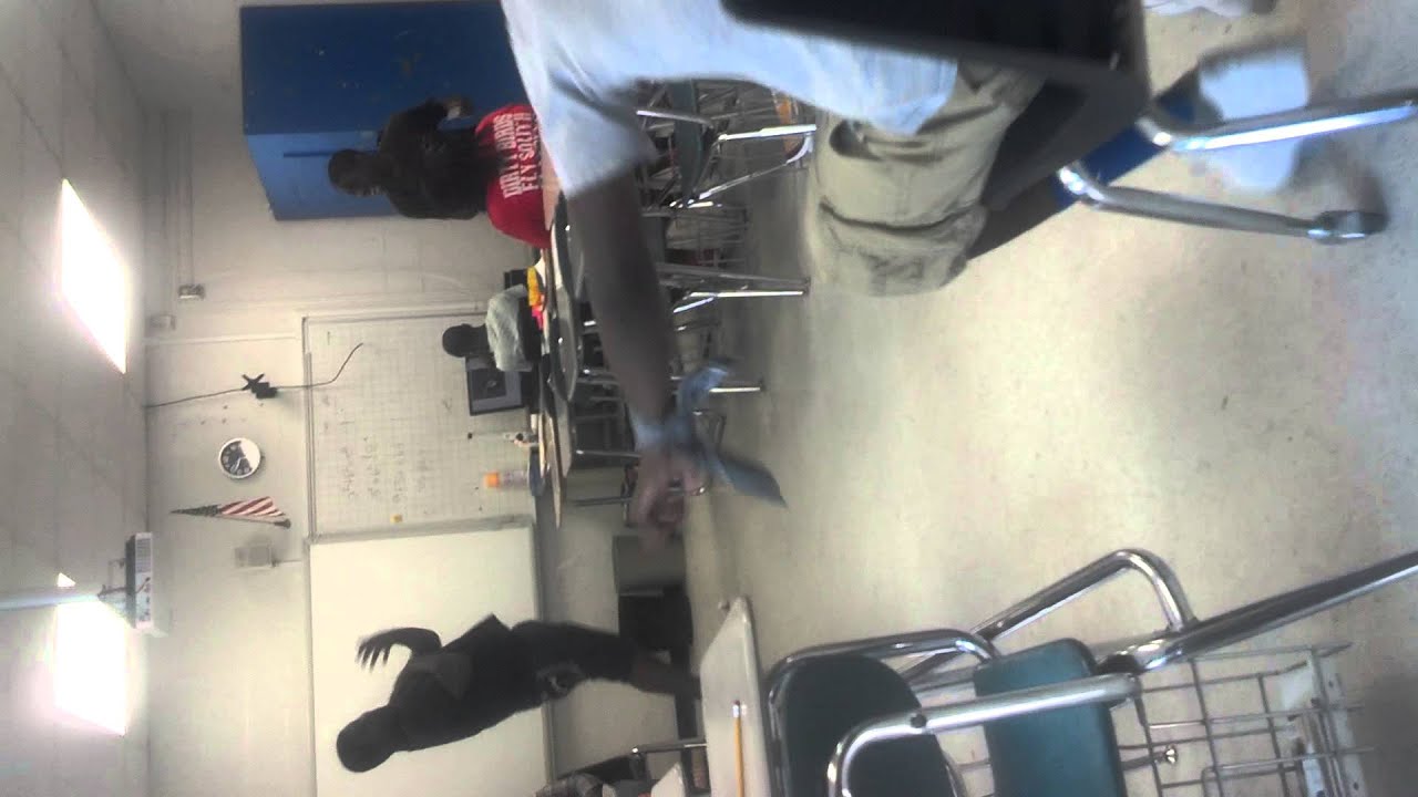 I'm miss Y'all paper ball fight - YouTube