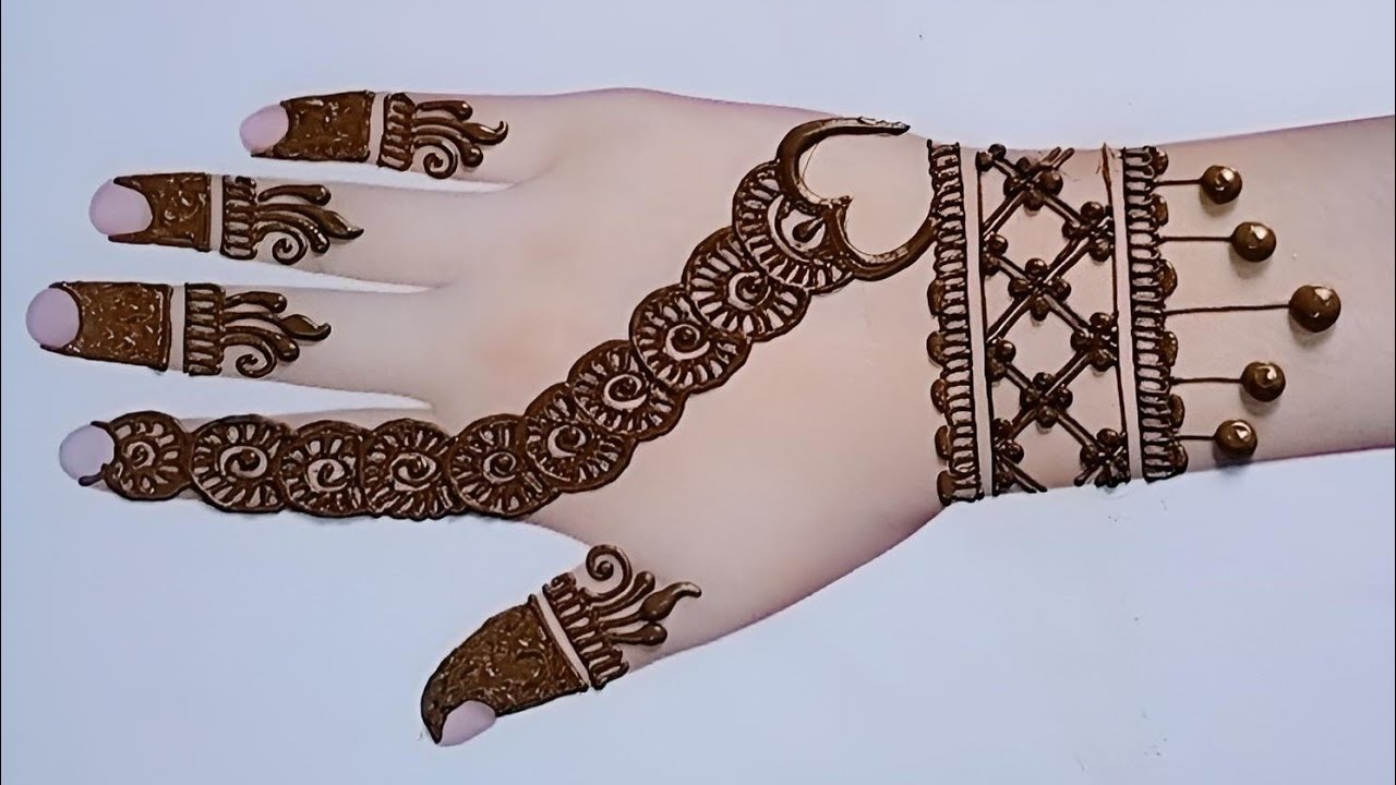 Latest stylish Heart Shape Backhand Mehendi Design ll Love sign ...