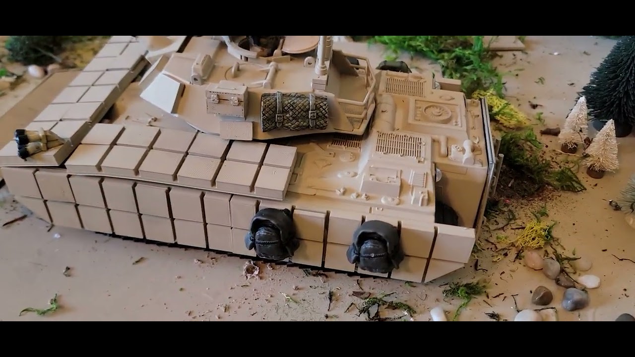 1/18 Scale MOBAT Pangolin APC Custom Military Vehicle Personelle ...