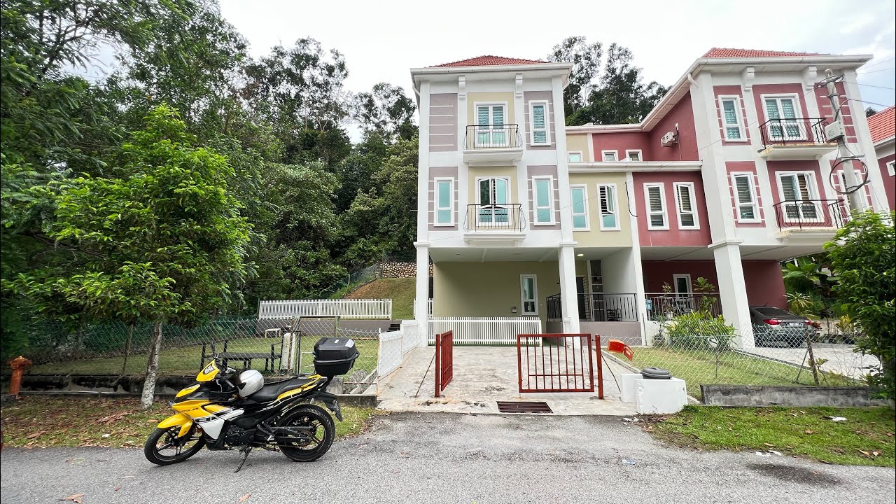 CORNER LOT 2.5 Storey Semi D Taman Salak Maju, Bandar Baru Salak Tinggi ...